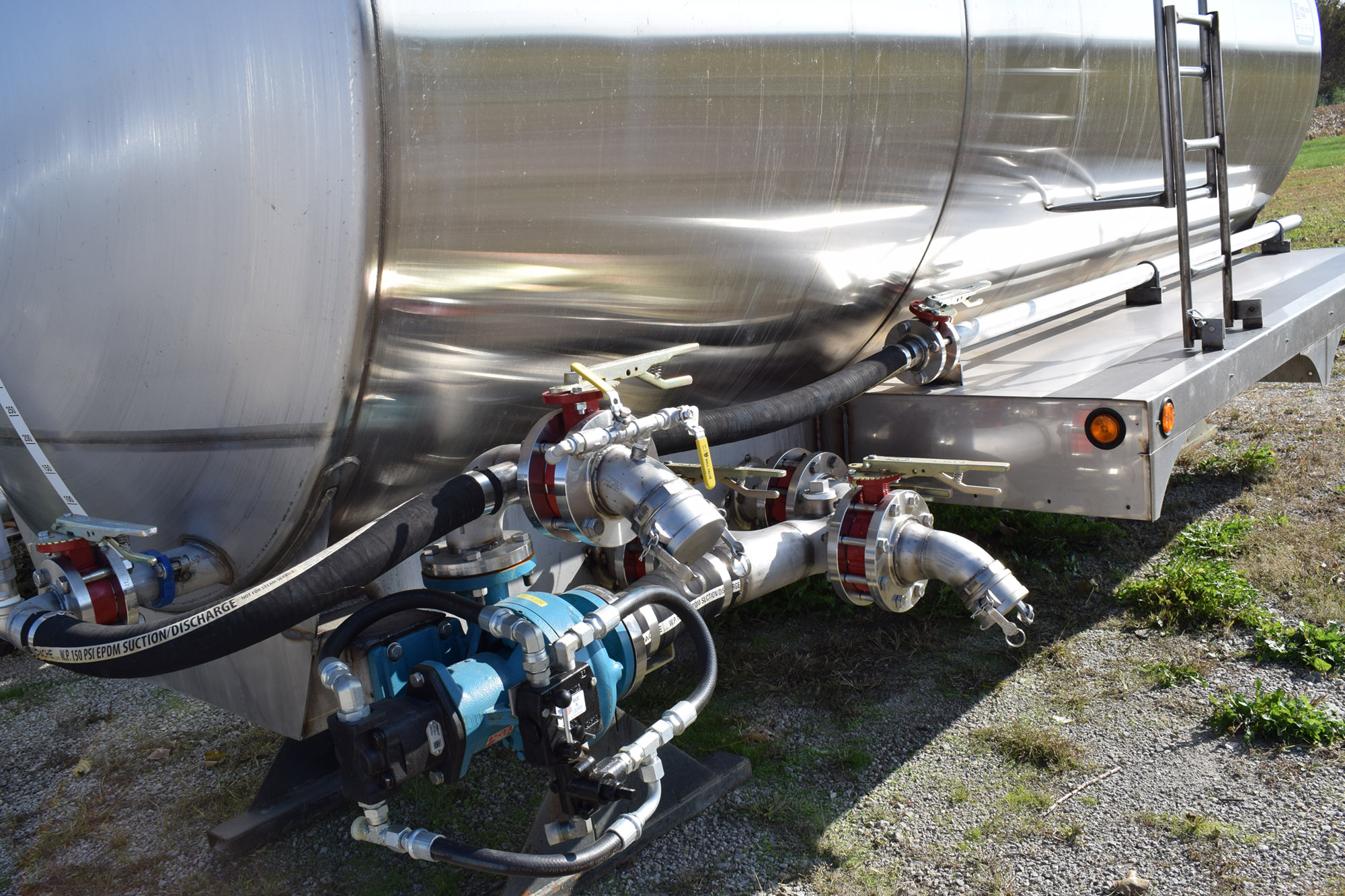 Stainless Nurse Tanks - Newton Crouch Company LLC